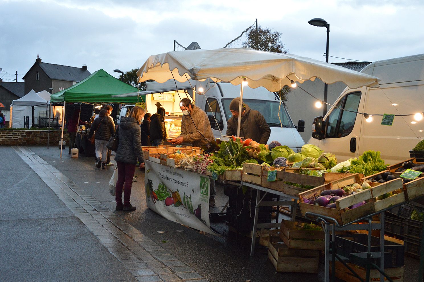 Marché hebdomadaire - Saint-Pierre-la-Cour (53)